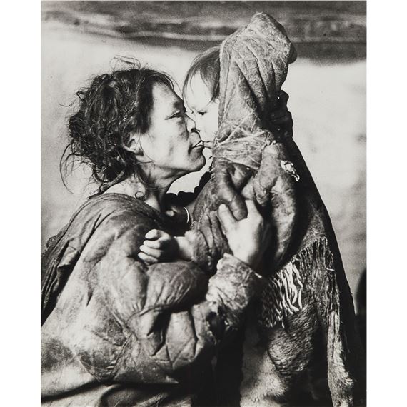 Richard Harrington | PADLEI INUIT MOTHER CARESSES HER CHILD AT ...
