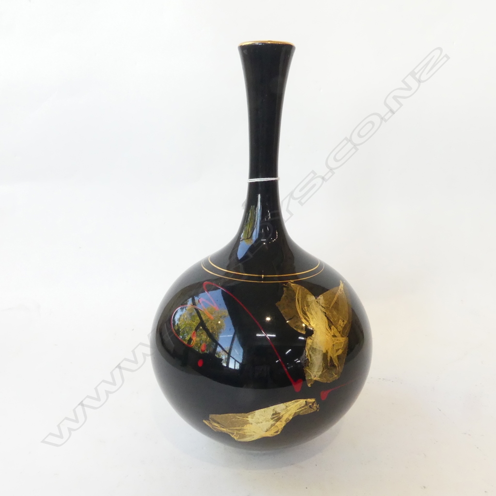 Peter Collis | PETER COLLIS POTTERY VASE | MutualArt