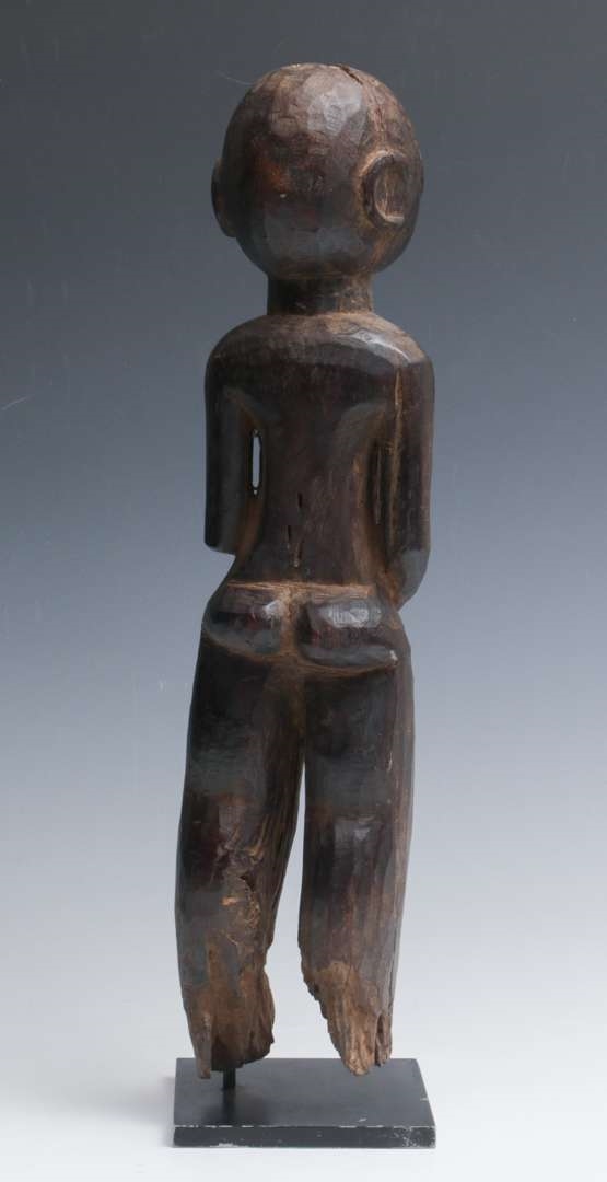 Burkinabe School | Een Lobi vrouwelijk Bateba figuur | MutualArt