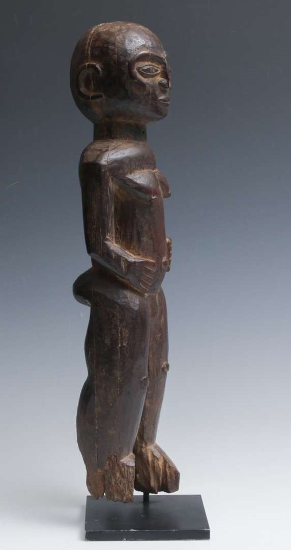 Burkinabe School | Een Lobi vrouwelijk Bateba figuur | MutualArt
