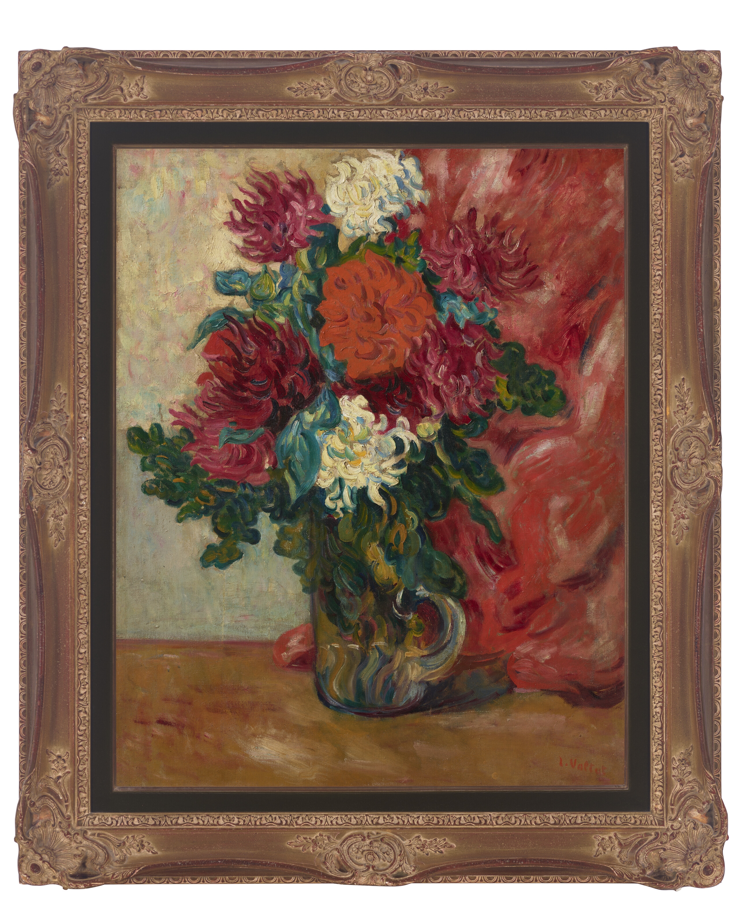 Louis Valtat | Dahlias à la cruche en verre devant une tenture rouge ...