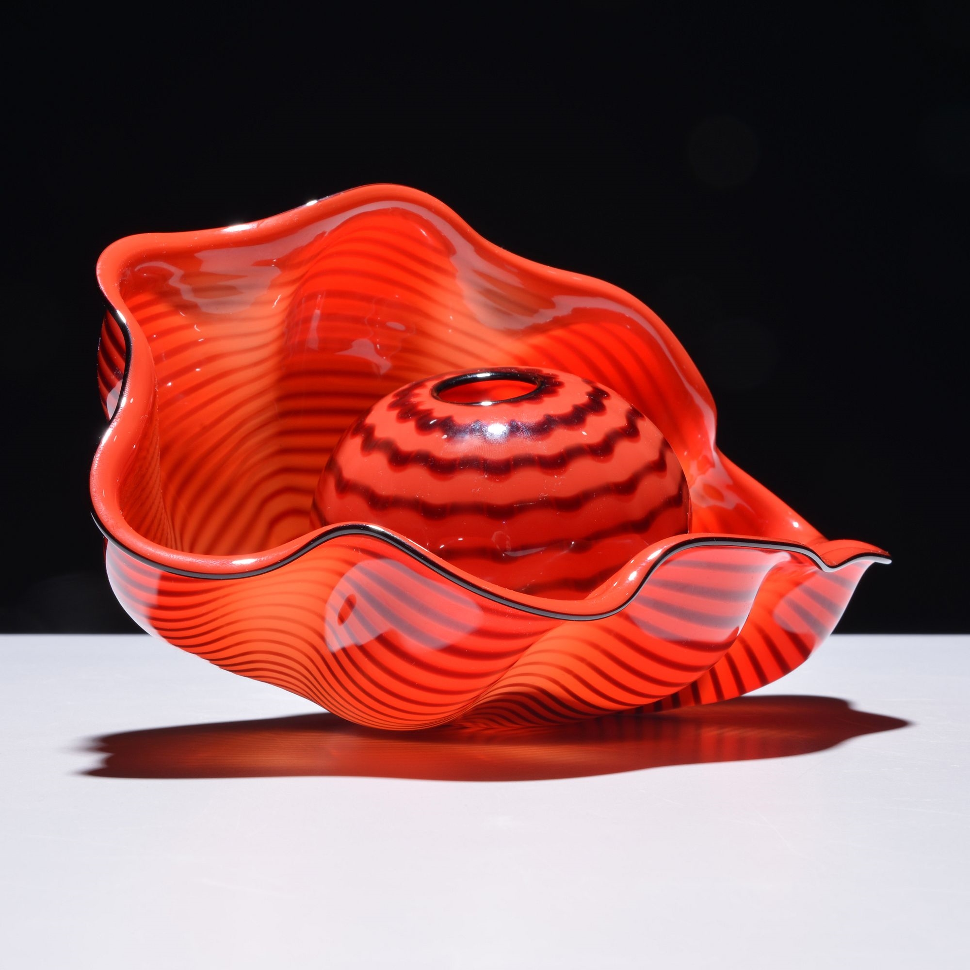 Dale Chihuly | Dale Chihuly CHINESE RED SEAFORM Sculpture & Book (1995 ...