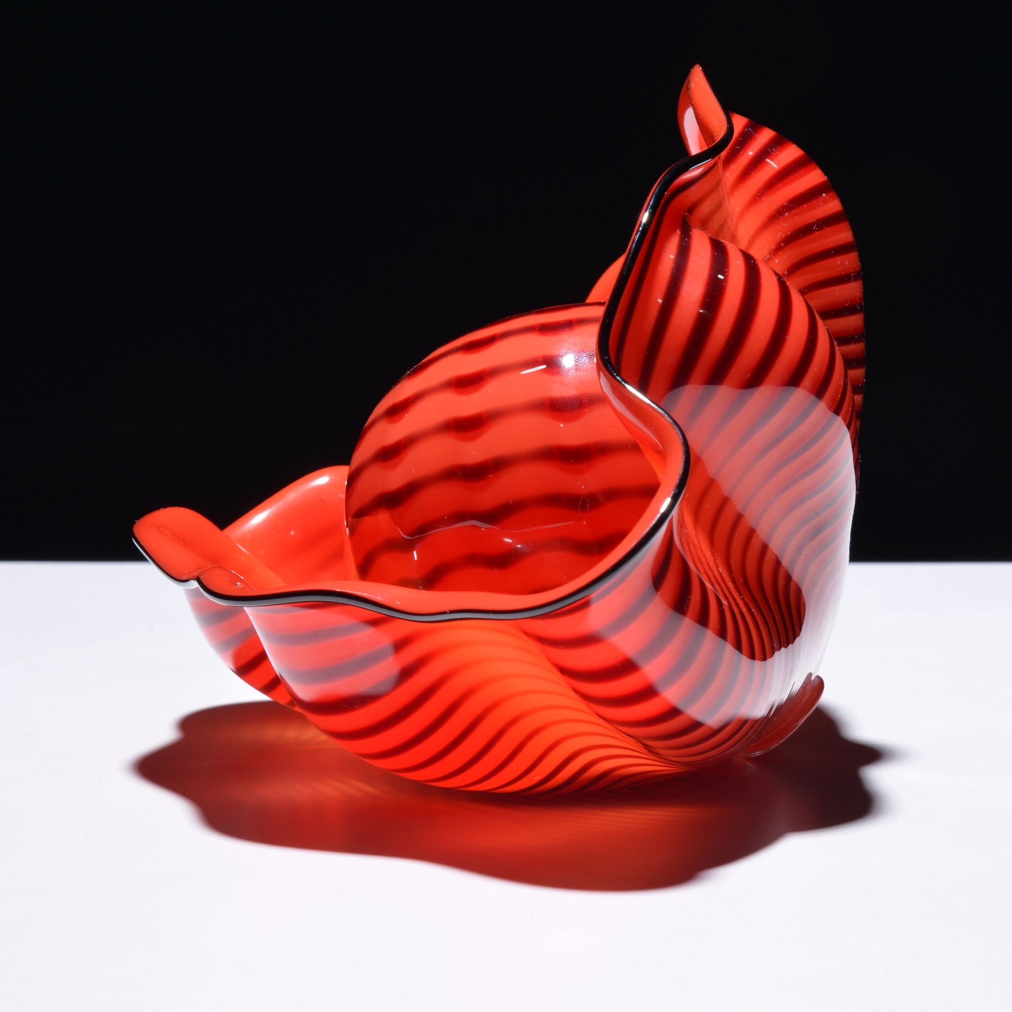 Dale Chihuly | Dale Chihuly CHINESE RED SEAFORM Sculpture & Book (1995 ...