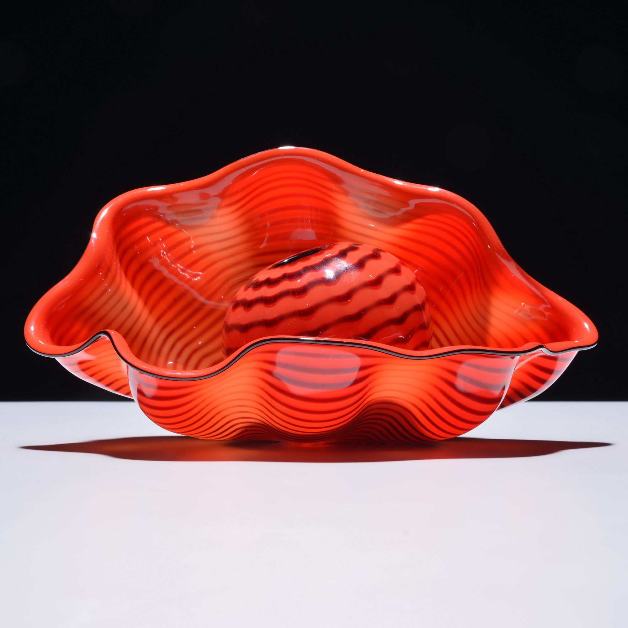 Dale Chihuly | Dale Chihuly CHINESE RED SEAFORM Sculpture & Book (1995 ...