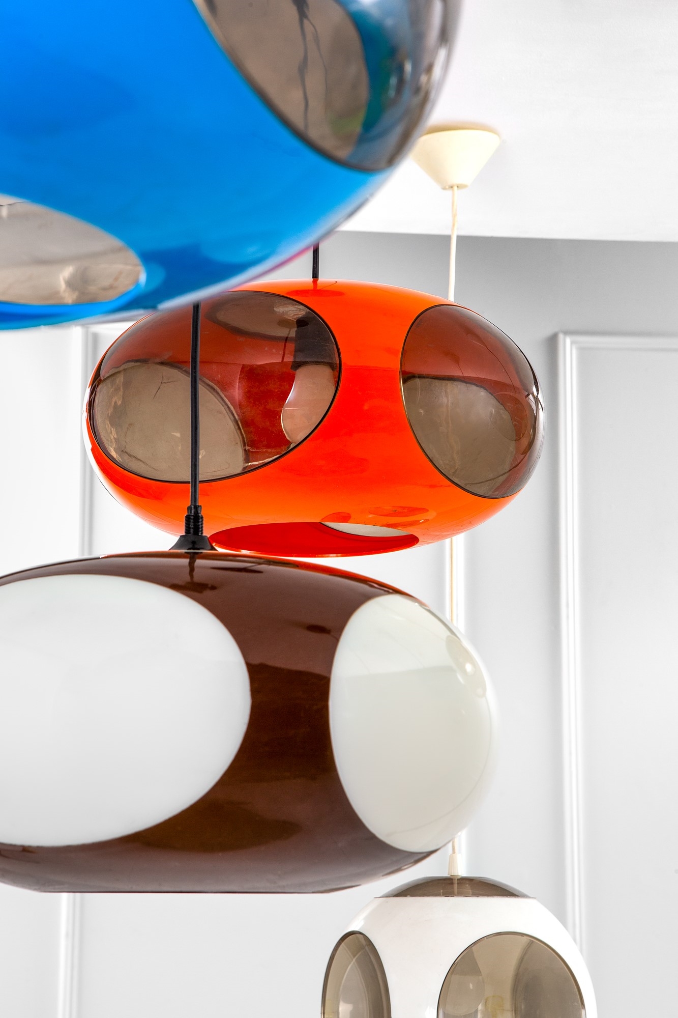 Luigi Colani | Sette lampade a sospensione (1970) | MutualArt