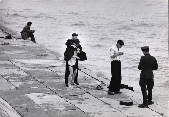 John Launois | RAPHO - JOHN LAUNOIS 1928-2002 Khabarovsk, men on the ...