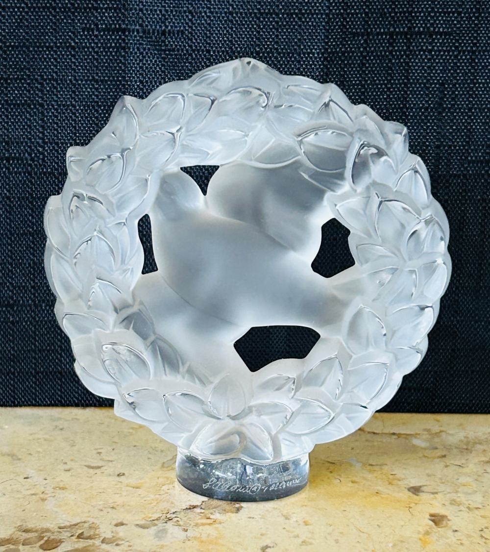Maison Lalique | Lalique Crystal Dove Paperweight. Measures H 8cm x W ...