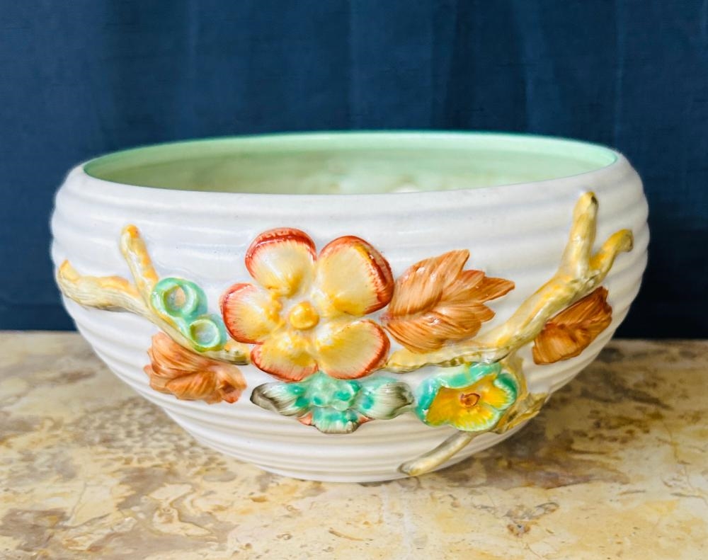 Clarice Cliff | Clarice Cliff Flower Design Fruit Bowl. Measures H 11cm ...
