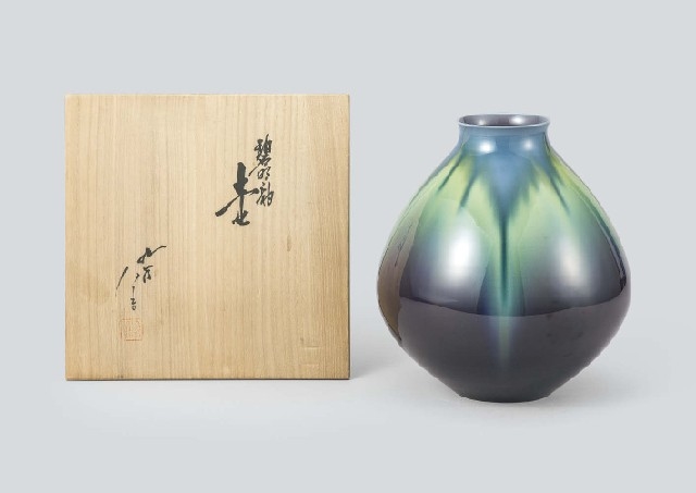 Tokuda Yasokichi III | Jar in brilliant glaze | MutualArt