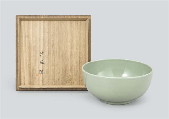 Seifu Yohei Iii | Ceradon water container | MutualArt