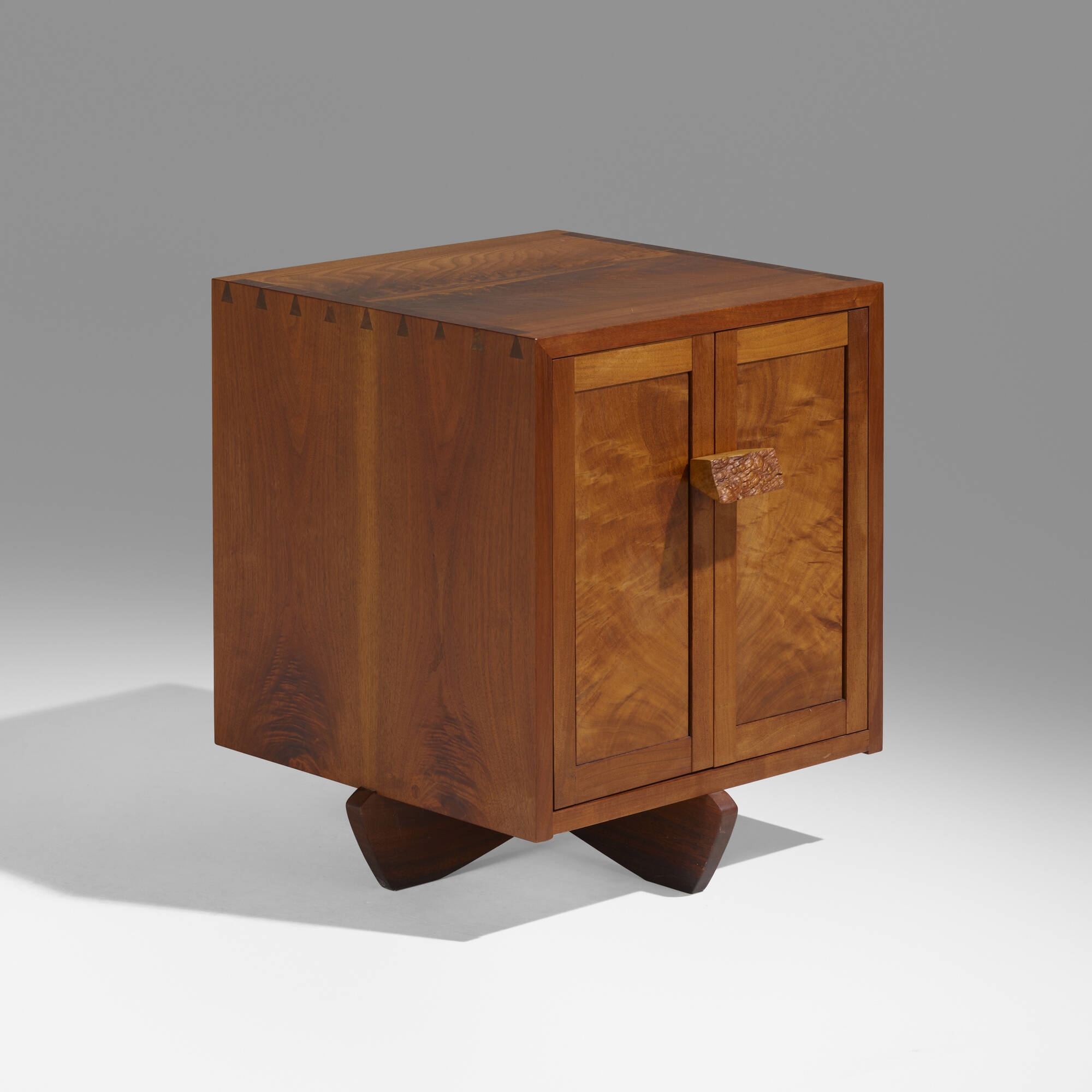 George Nakashima | Exceptional Kornblut cabinet (1988) | MutualArt