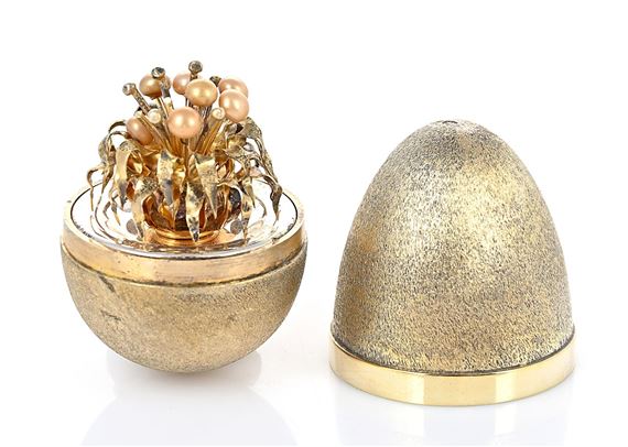 Stuart Devlin | Stuart Devlin Silver Gilt Surprise Egg, London 1977, 20 ...