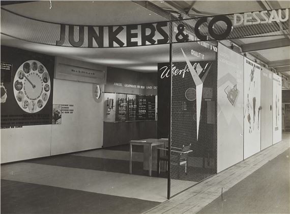 Xanti Schawinsky | Eingang zur Ausstellungskoje, Dessau (1929) | MutualArt