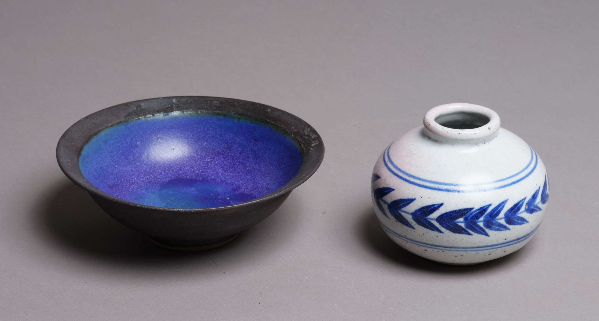Graeme Storm | Graeme Storm - Small blue and white jar | MutualArt