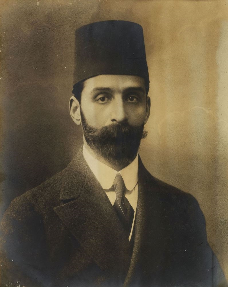 Sebah & Joallier | Eski Bir Osmanlı Kalem Efendisi'nin Portresi | MutualArt