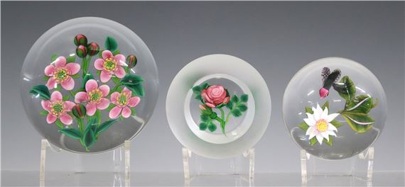 Ken Rosenfeld | (lot of 3) Art glass paperweights | MutualArt