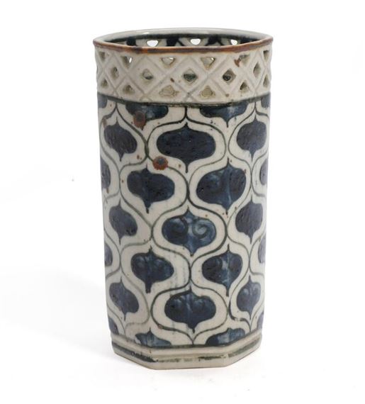 Gertrud Vasegaard | A hexagonal stoneware vase (1948) | MutualArt
