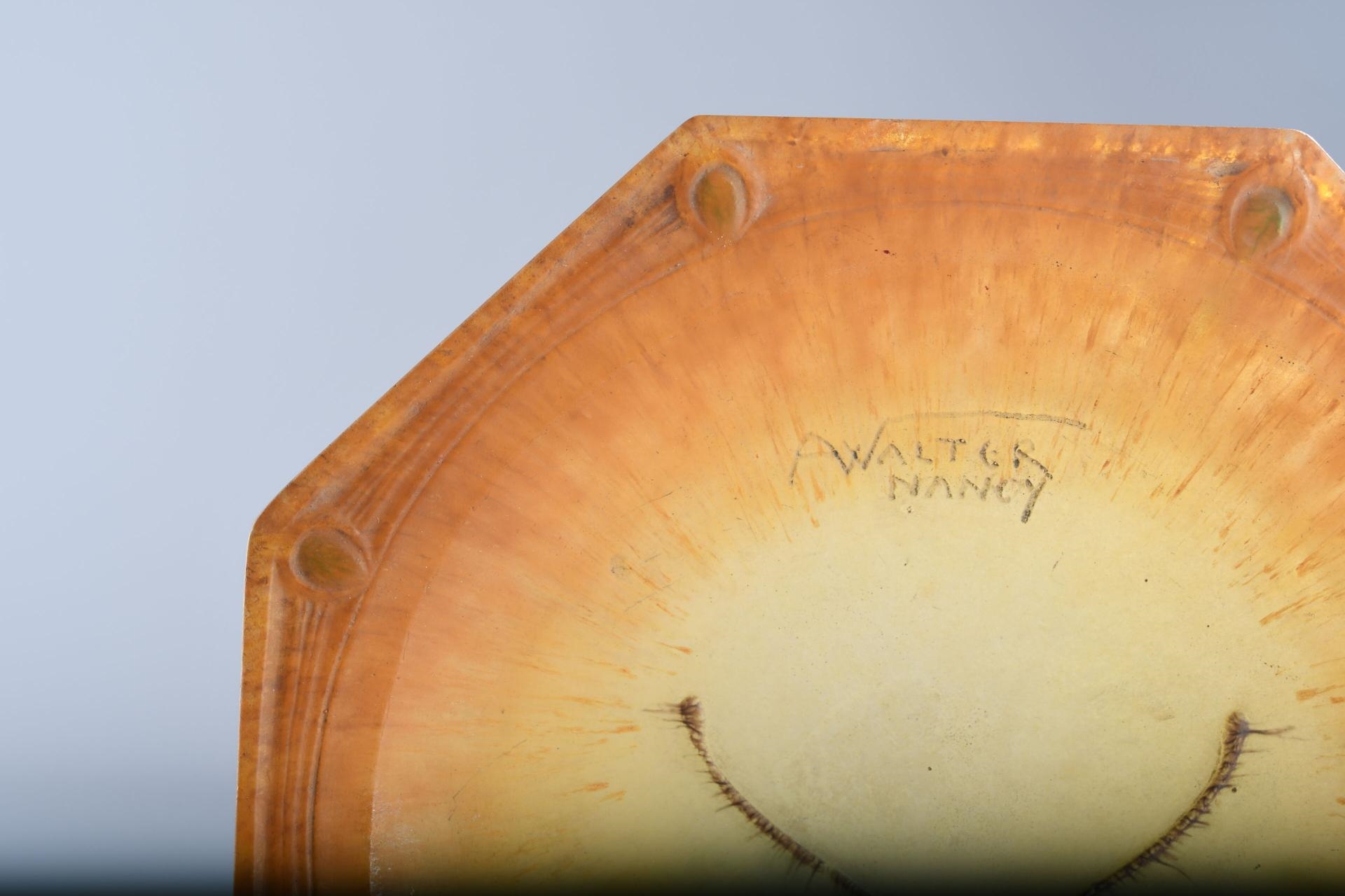 Amalric Walter | Assiette octogonale en pâte de verre à fond jaune ...