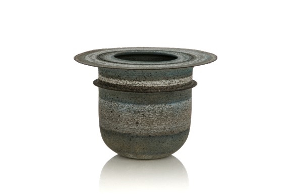 Ray Silverman | a small porcelain vessel | MutualArt