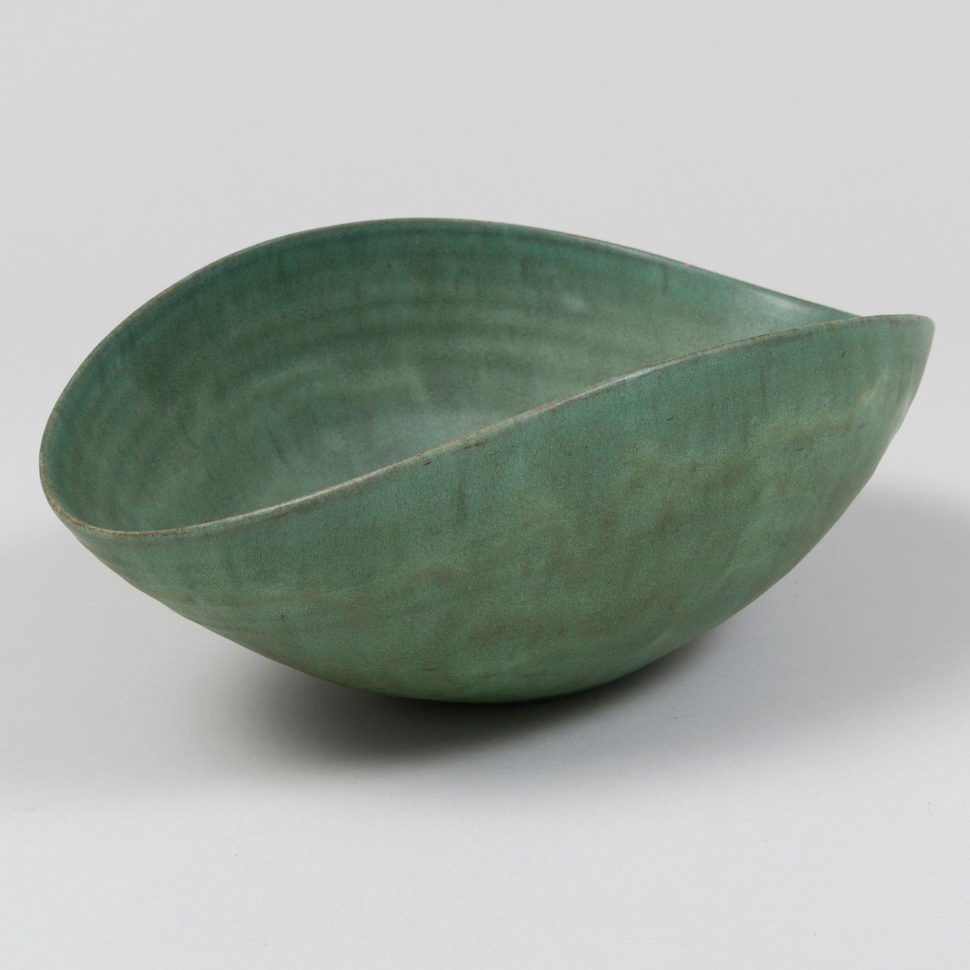 Otto Natzler | A hand-built ceramic bud vase/sculpture (1977) | MutualArt