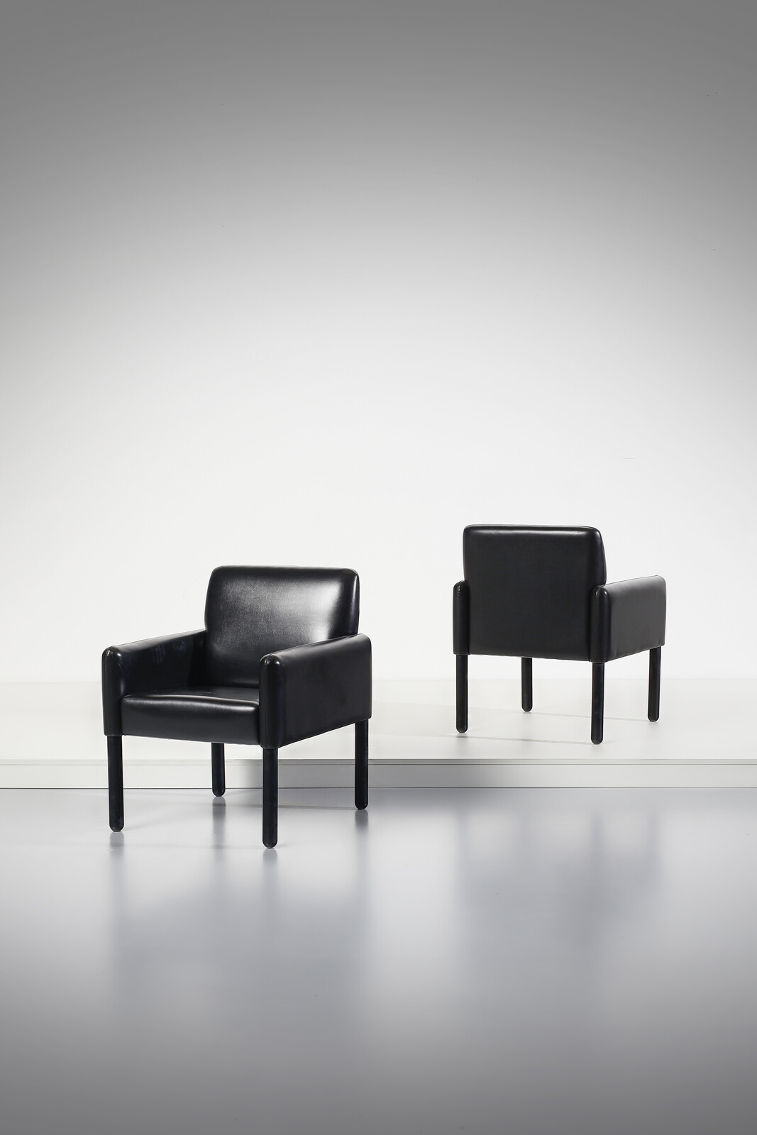 Vico Magistretti | Pair of 896 armchairs for Cassina, Meda (1950 - 2000 ...