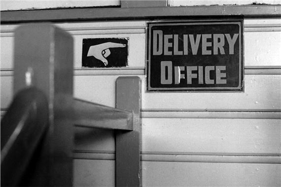 Peter Rae | Finger Pier at Woolloomooloo (1987) | MutualArt