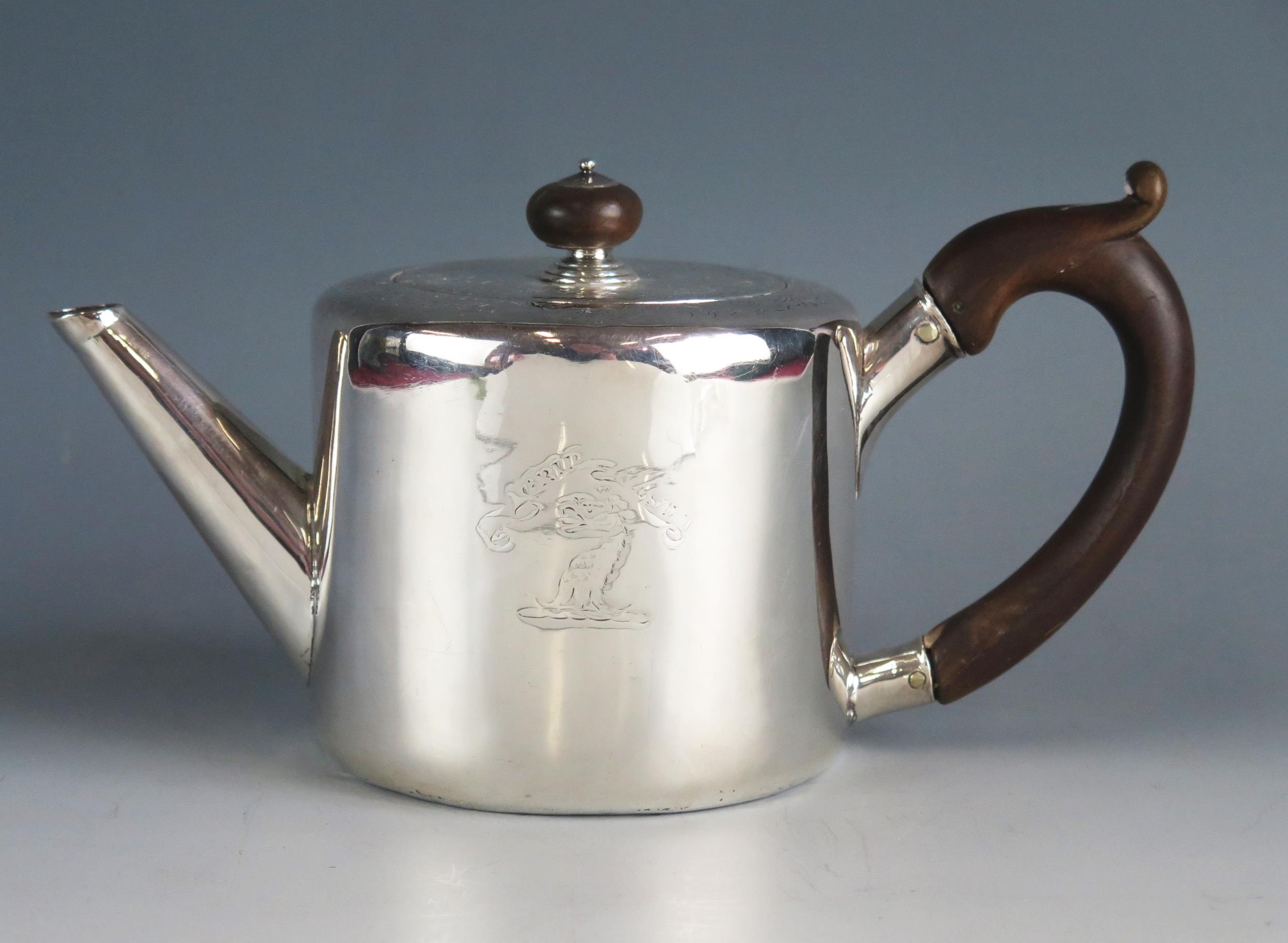 Sebastian | A George III silver teapot (1770) | MutualArt