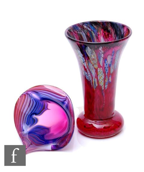 Peter Mcdougall | A contemporary Peter McDougall glass vase of low ...