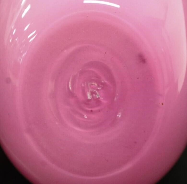 Keith Rowe | Keith Rowe Australian art glass vase | MutualArt