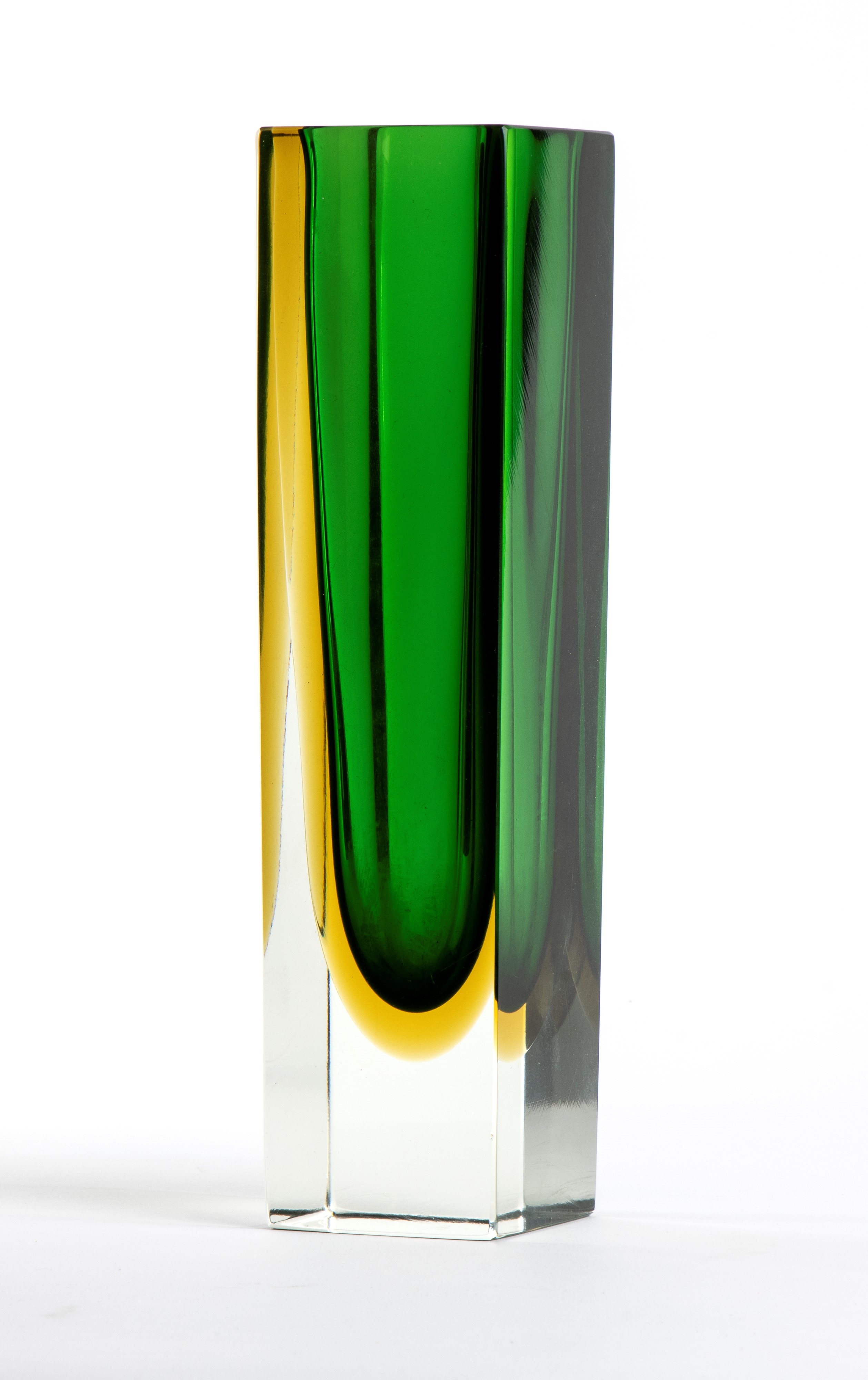 Flavio Poli | Murano glass vase made in Sommerso technique | MutualArt