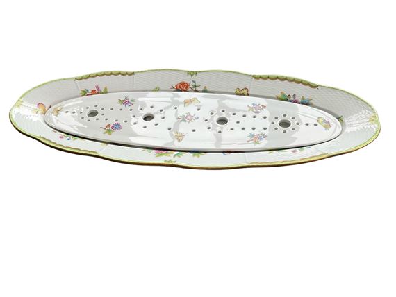 Queen Victoria | Large Herend Queen Victoria pattern fish platter, with ...