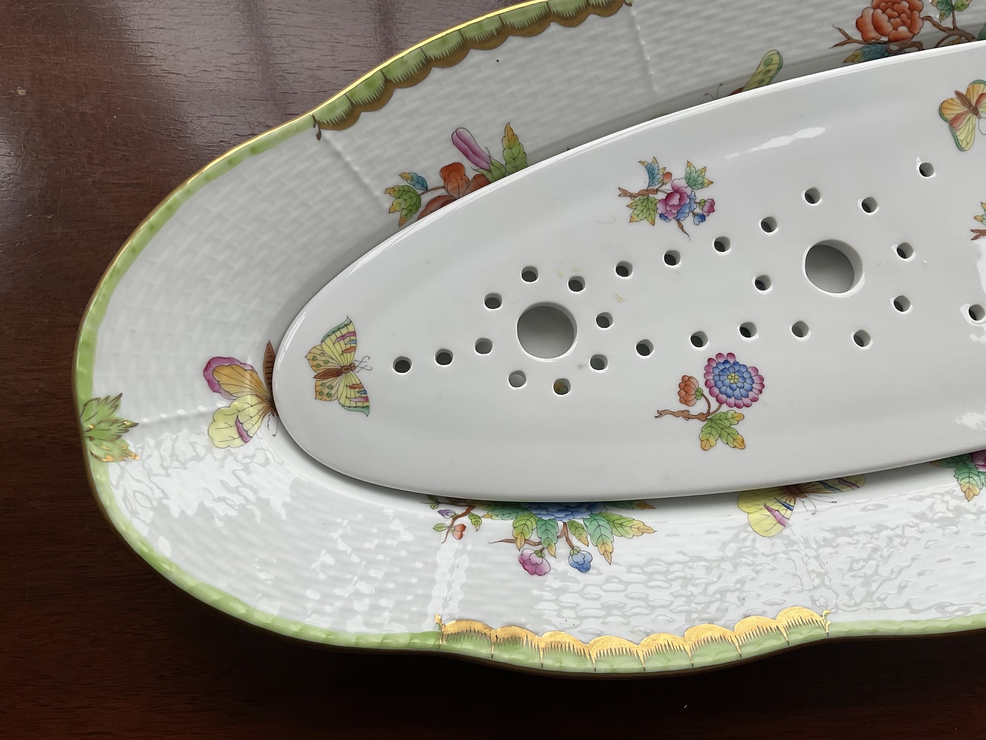 Queen Victoria | Large Herend Queen Victoria pattern fish platter, with ...