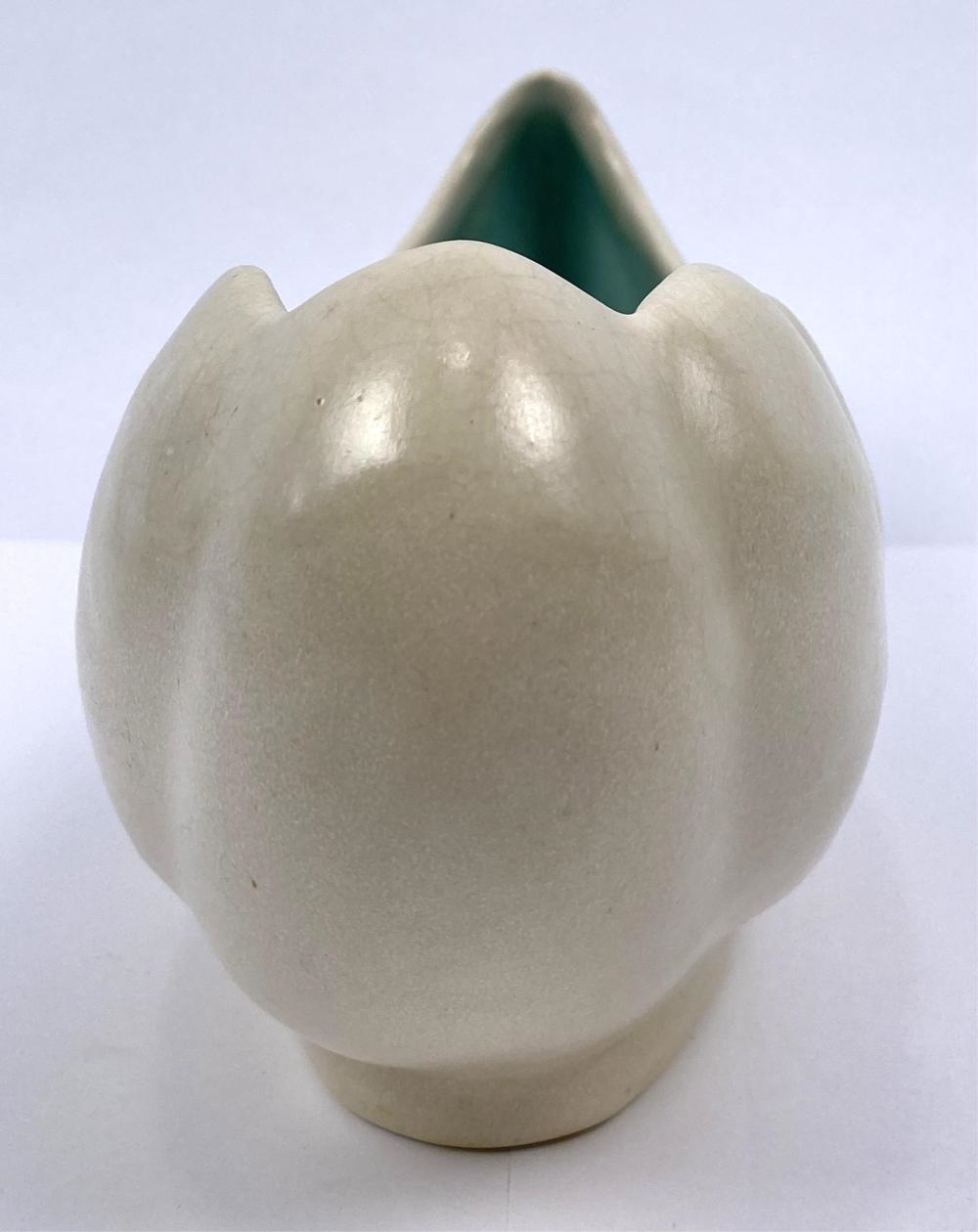 Nell Mccredie | Wave Form Ikebana Vase | MutualArt