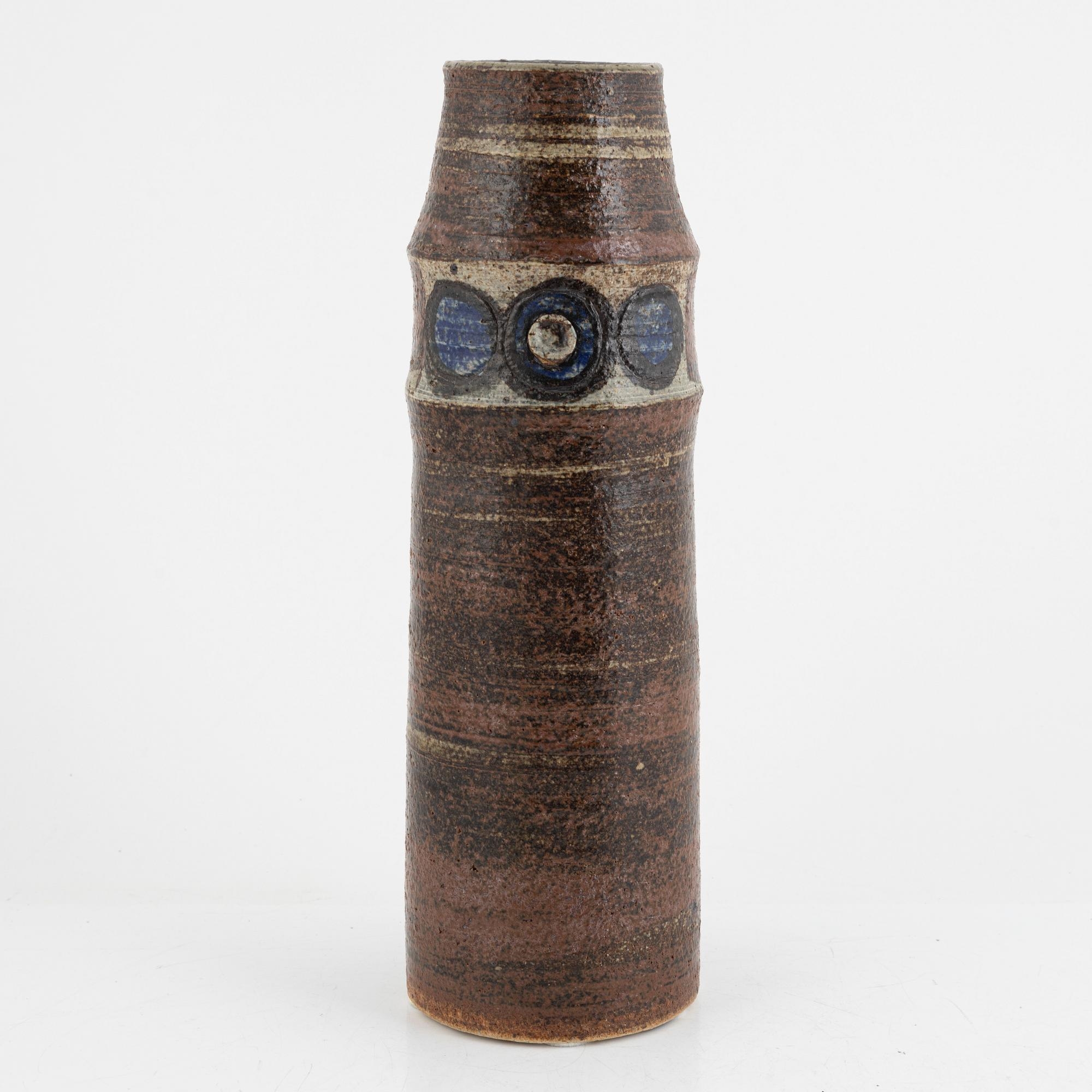 Lisa Larson | Lisa Larson, a unique chamotte stoneware vase ...
