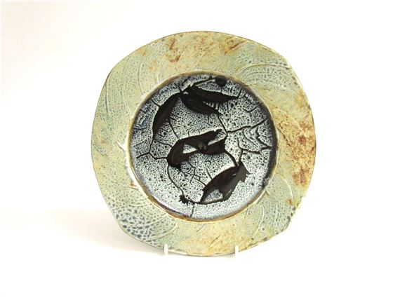 Margaret Frith | : A Brookhouse Pottery dish with wax resist detail ...