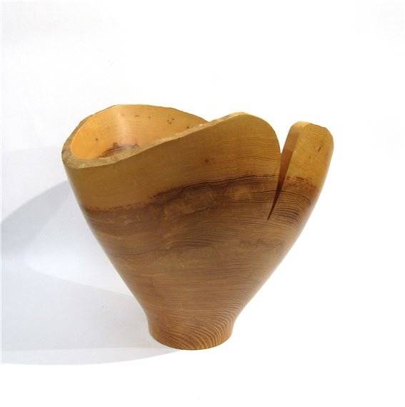 Richard Chapman | A large Ash sculptural vase | MutualArt