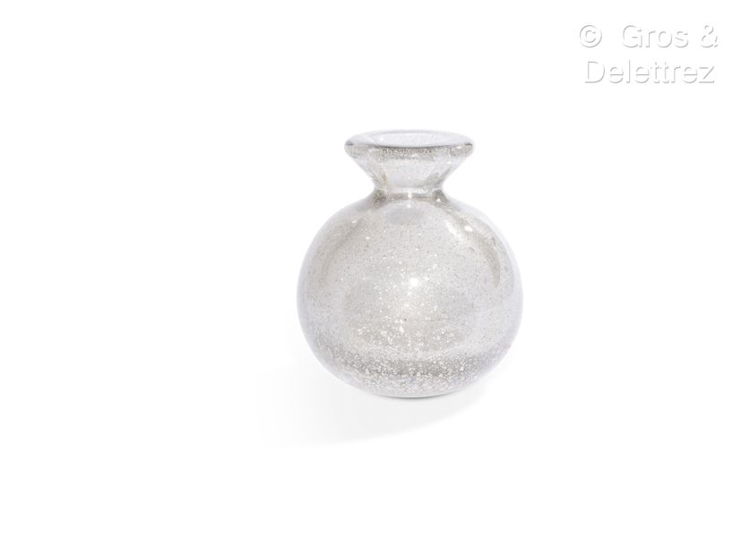 Daum Frères | DAUM NANCY Egg-shaped vase in thick white glass with ...