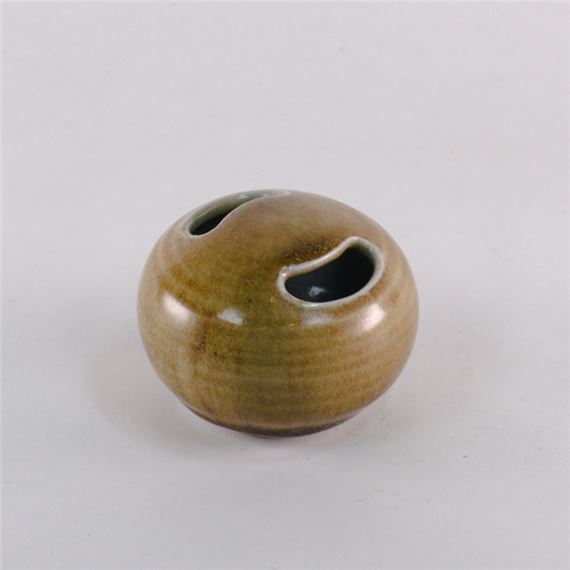 Juliet Peter | globe pot | MutualArt