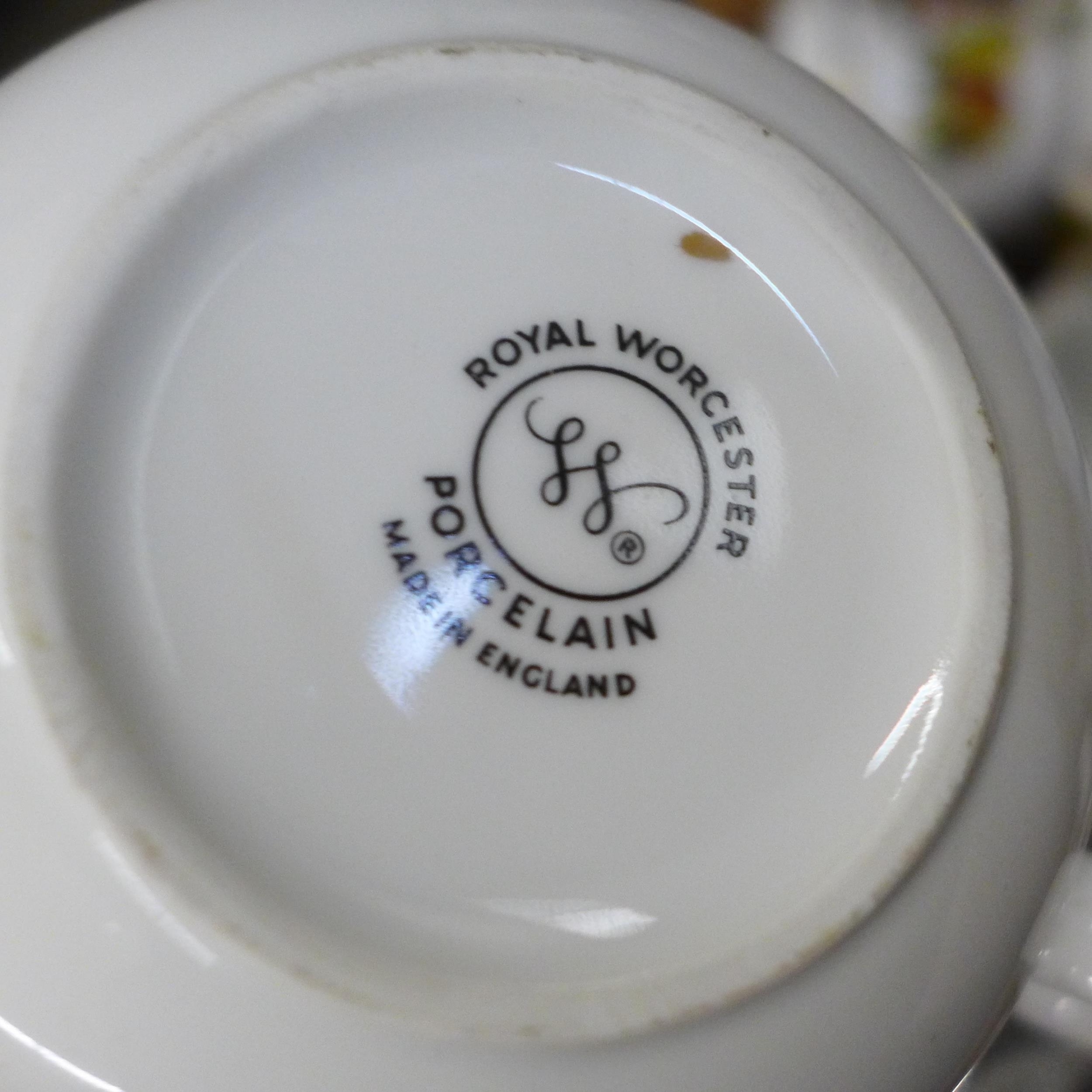 Royal Worcester | Royal Worcester Evesham china | MutualArt