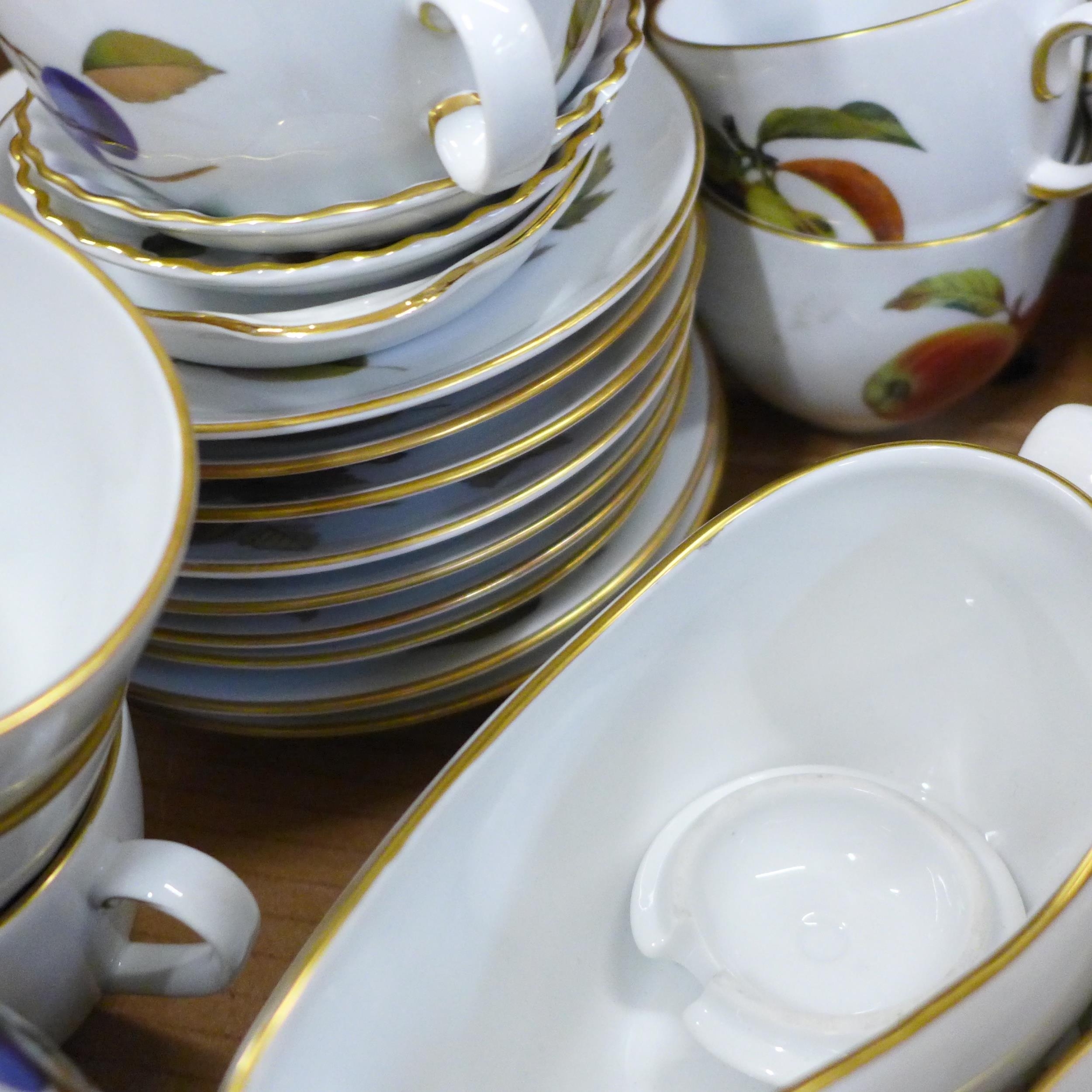 Royal Worcester | Royal Worcester Evesham china | MutualArt