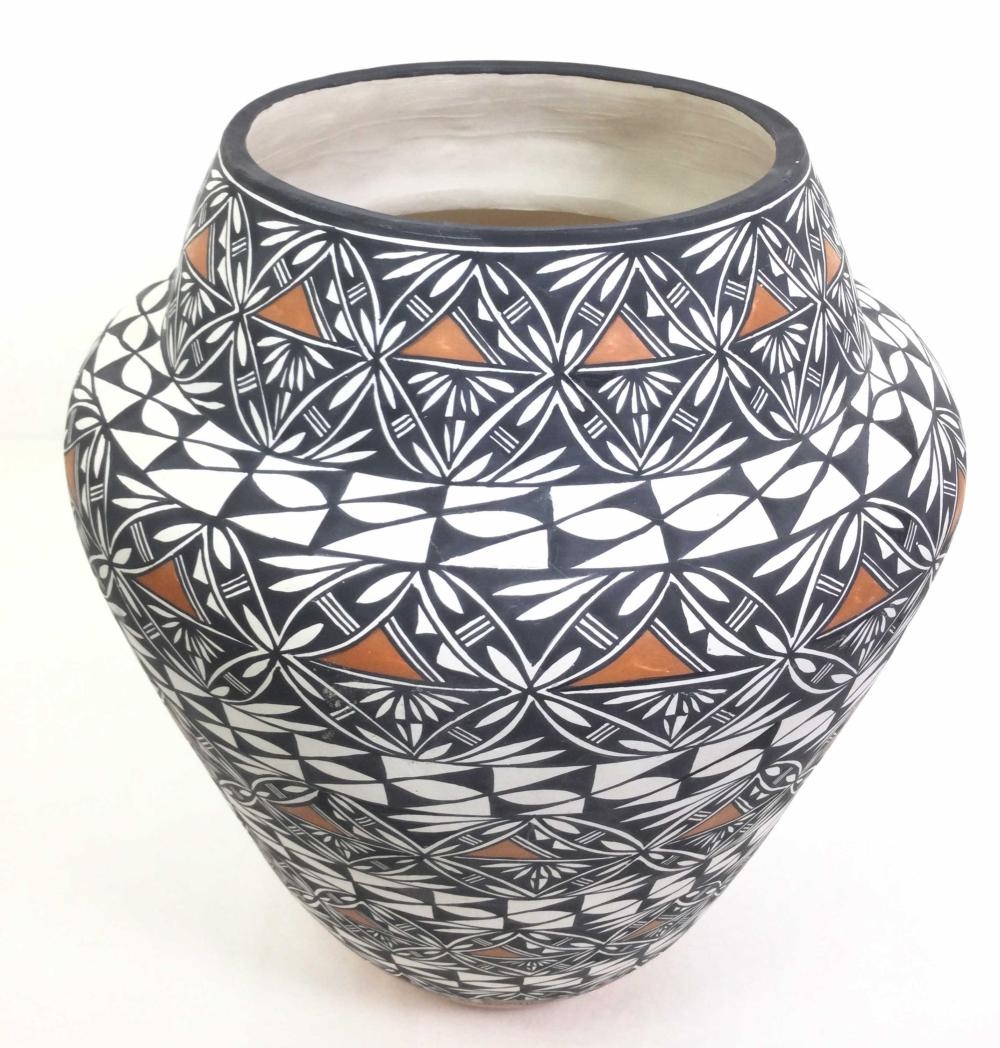 Manuel Stevens | Manuel Steven’s Acoma Pottery Vase | MutualArt