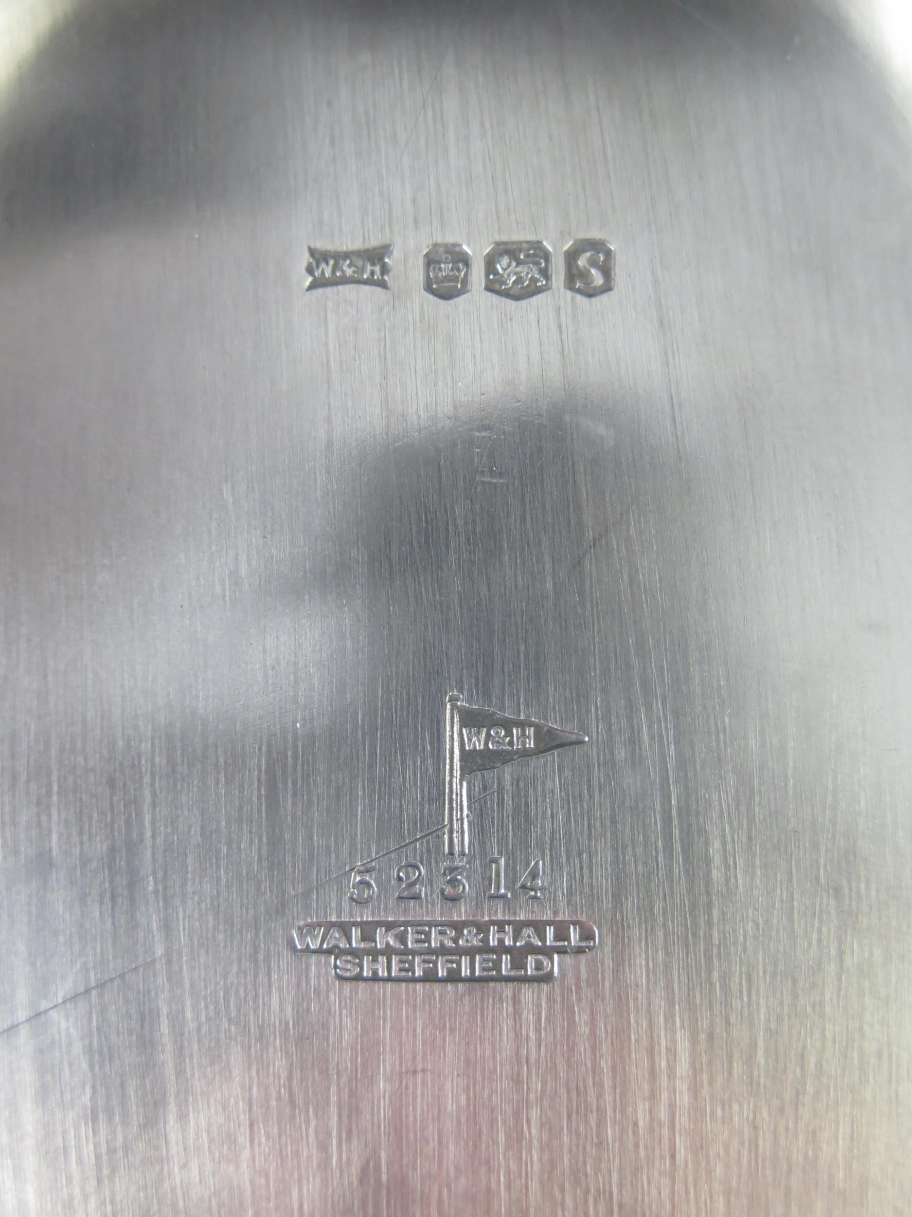 Walker & Hall | An Elizabeth II silver serving dish (1960) | MutualArt