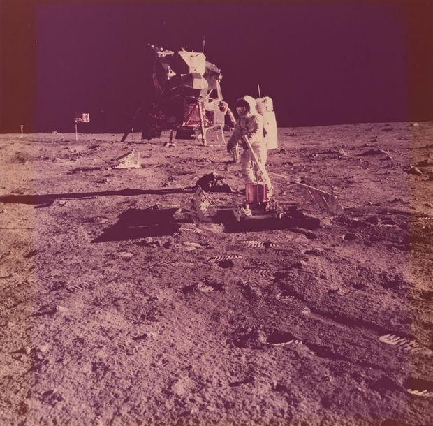 NASA | Astronaut BUZZ ALDRIN deploys the lunar seismograph on the lunar ...