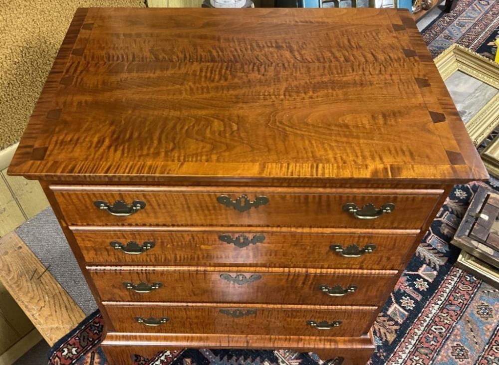 Eldred Wheeler | ELDRED WHEELER FOUR-DRAWER CHEST | MutualArt