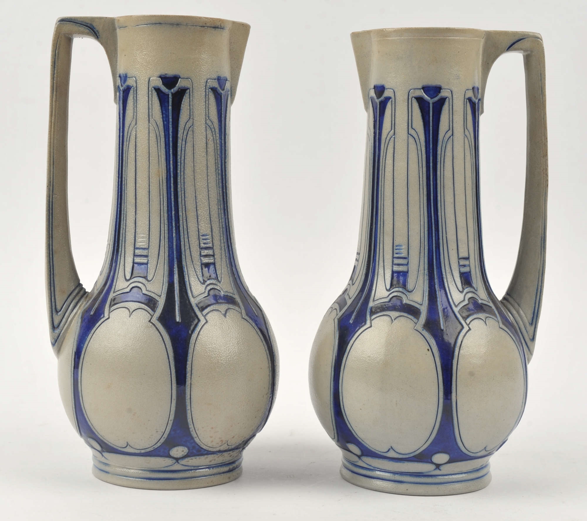 Peter Behrens | Jugendstil table lamp, #950 (1902 - 1909) | MutualArt