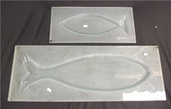 Susie Barnes | Two Australian Susie Barnes glass fish platters | MutualArt