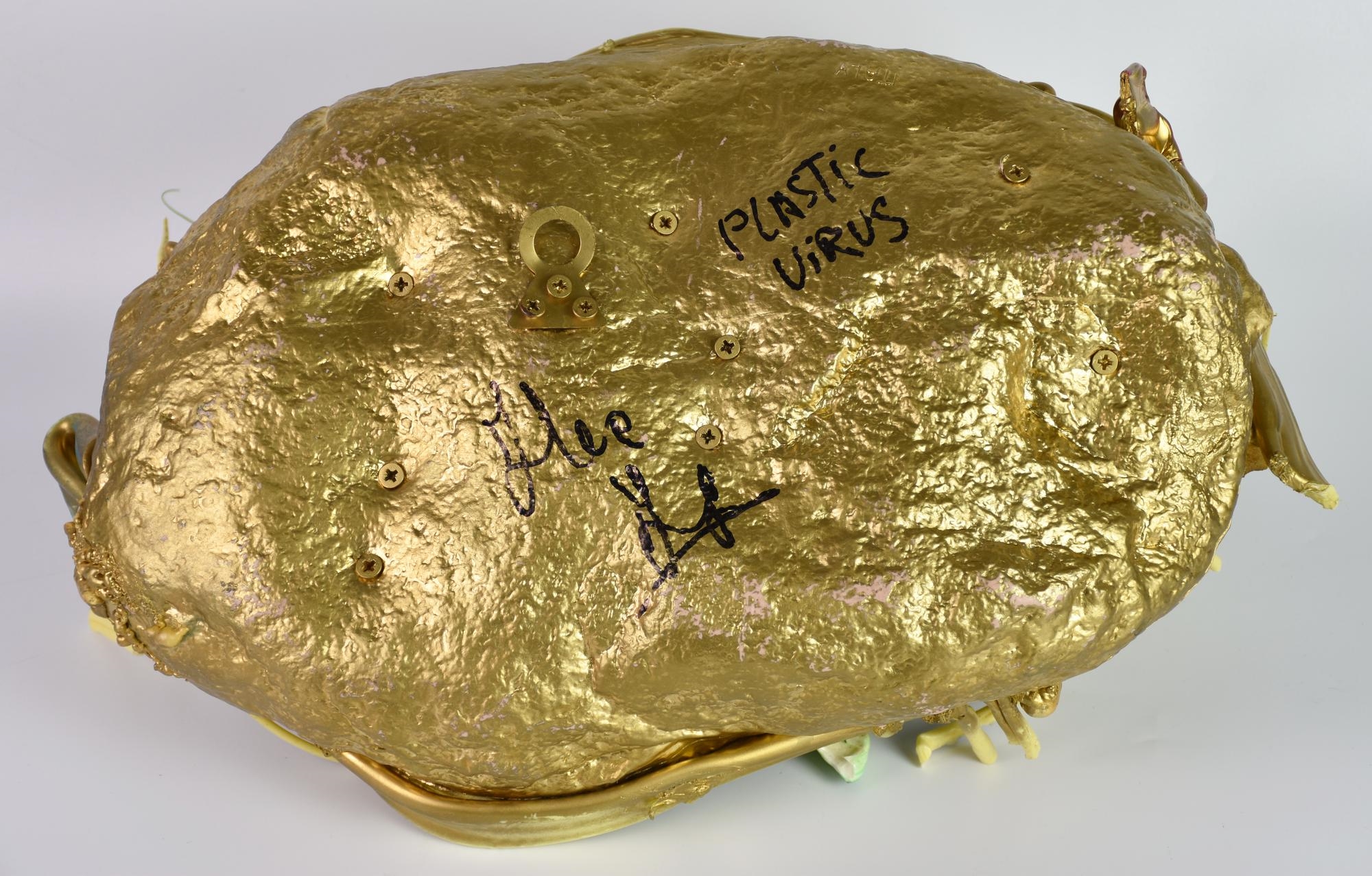 Alex Angi | PLASTIC VIRUS materiali plastici colorati e assemblati ...