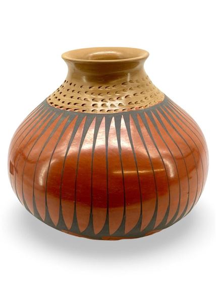 Genoveva Sandoval | Signed Genoveva Sandoval Mata Ortiz Pottery | MutualArt