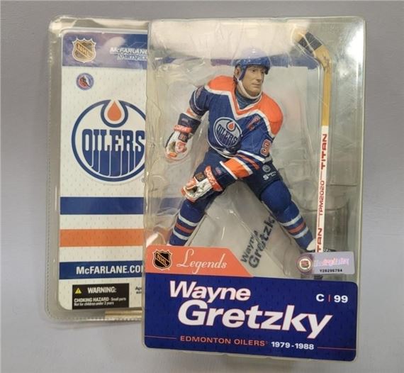 Wayne Gretzky | 2004 McFarlane, Wayne Gretzky figure (2004) | MutualArt