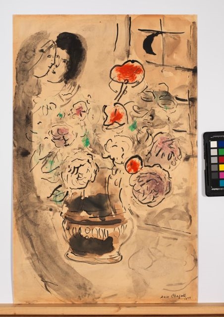 Marc Chagall | Amants au bouquet de fleurs dans un vase (1949) | MutualArt